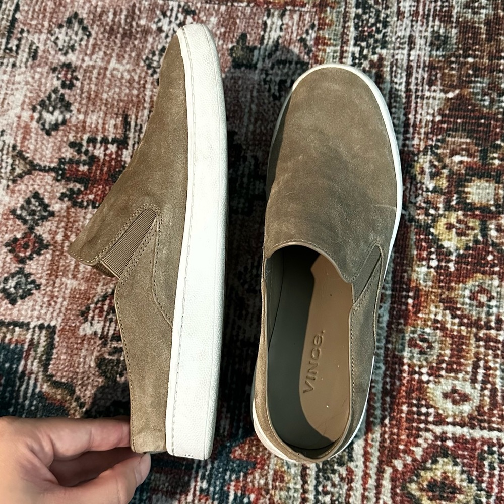 Vince. Slides. Hardly Ever Worn! - Gem